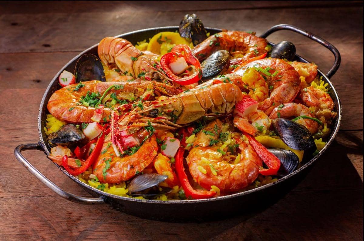 Resep Paella Rumahan, Nasi Spanyol Kaya Seafood | IDN Times