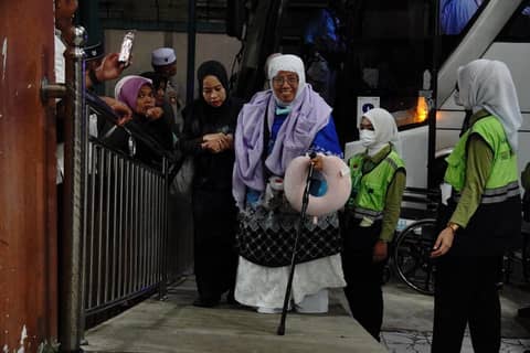 Sebanyak 357 Jemaah Kloter 11 Debarkasi Medan Tiba, Diimbau Isolasi 21 ...