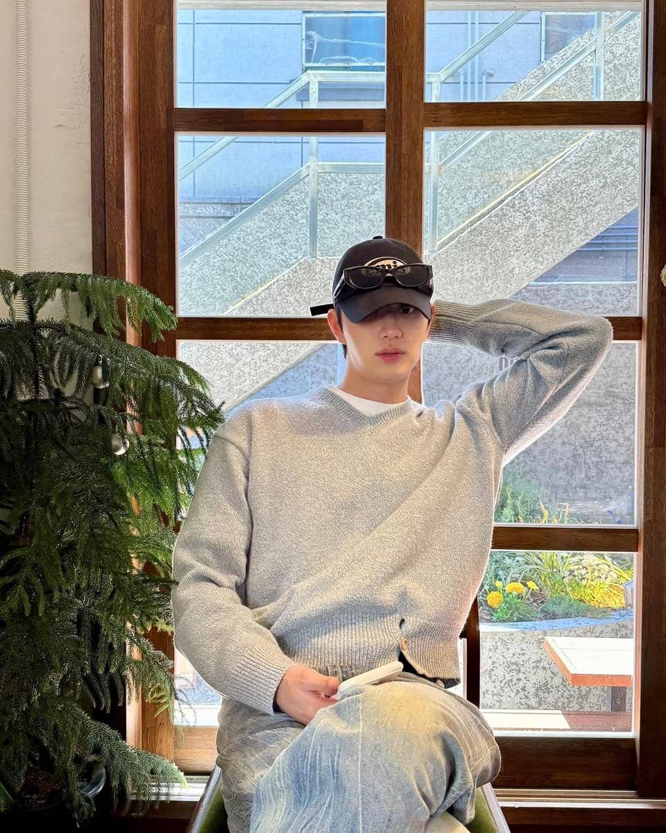 Gaya Boyfriend Look Kim Jae Won yang Trendi | IDN Times