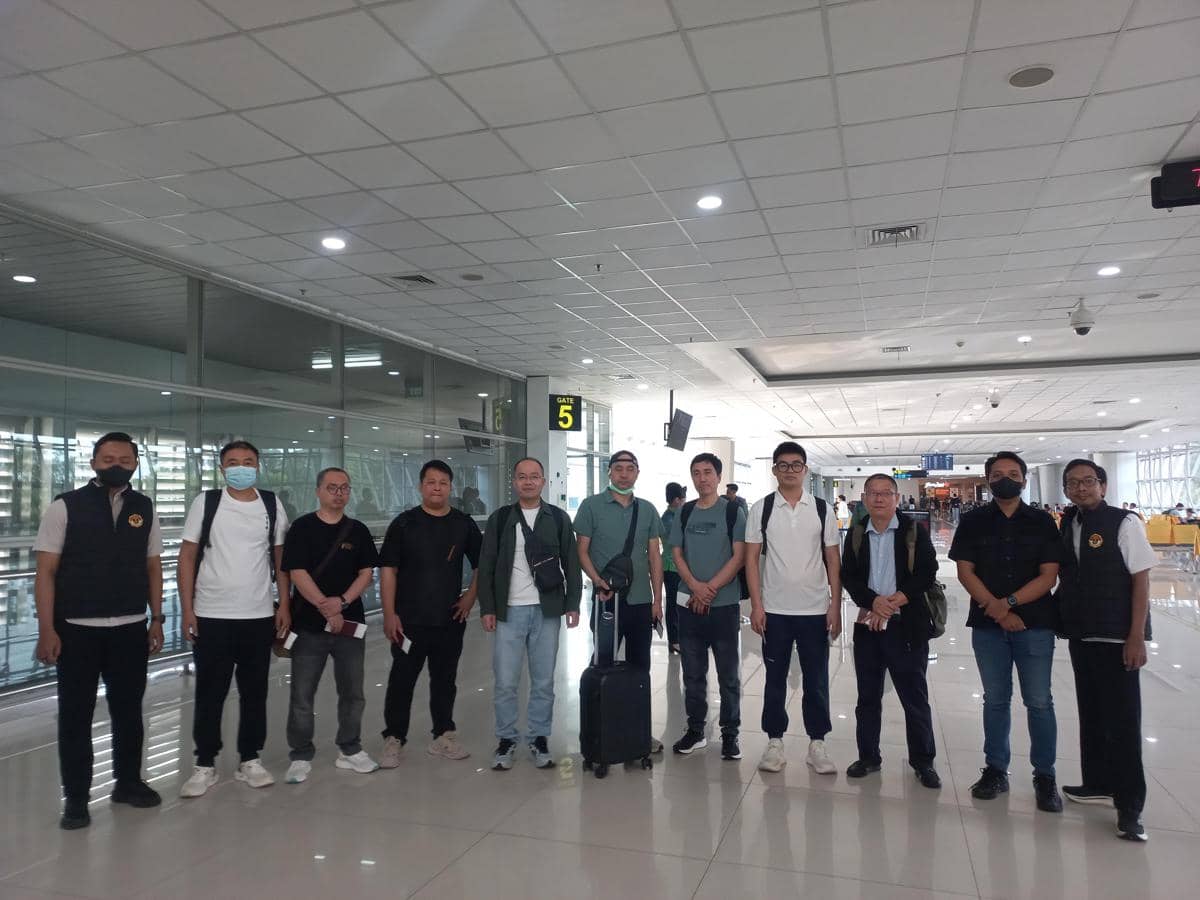 8 WNA China Ini Dideportasi, Visa Kunjungan Tapi Kerja di Surabaya ...